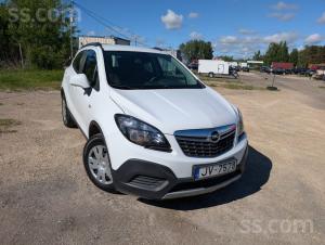 Balts Opel Mokka 2015 Rīga, ar dzinēja tilpumu 1.60 L un nobraukumu 99 tūkst. km par 7100 €, foto  vietnē AUTOMOTO.COM.LV
