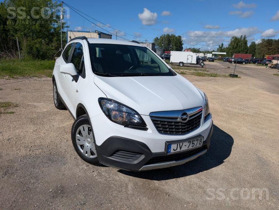 Белый Опель Mokka 2015 в Рига, объемом двигателя 1.60 л и пробегом 99 тыс. км за 7100 €, фото 1 на AUTOMOTO.COM.LV