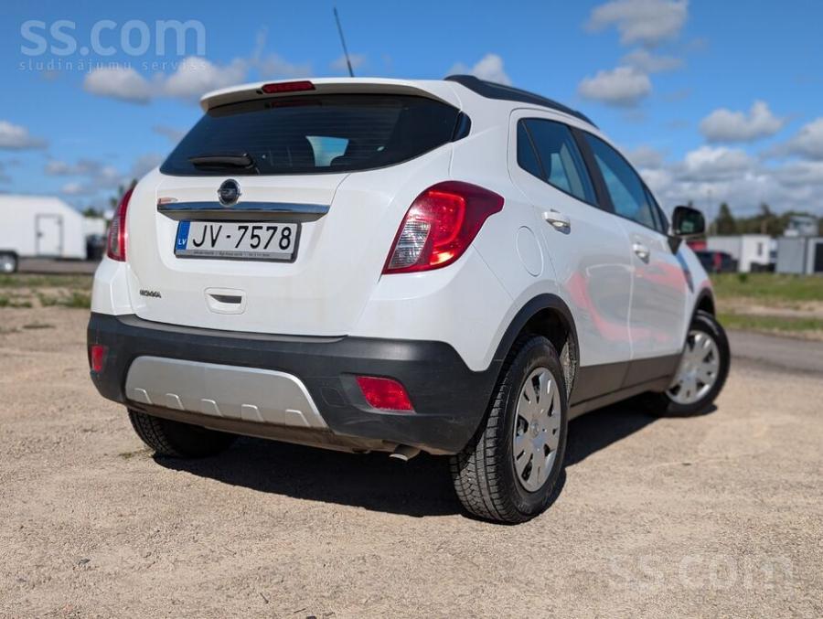 Белый Опель Mokka 2015 в Рига, объемом двигателя 1.60 л и пробегом 99 тыс. км за 7100 €, фото 9 на AUTOMOTO.COM.LV