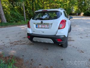 White Opel Mokka 2015 in Riga, with an engine capacity of 1.60 L and mileage of 99 thousand km for 7200 €, photo 8 on AUTOMOTO.COM.LV