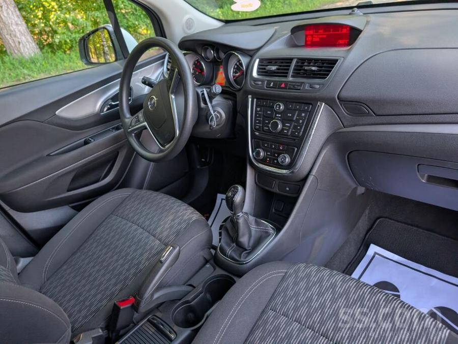 White Opel Mokka 2015 in Riga, with an engine capacity of 1.60 L and mileage of 99 thousand km for 7200 €, photo 15 on AUTOMOTO.COM.LV