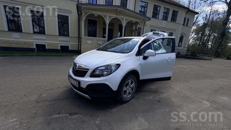 Balts Opel Mokka 2015 Liepāja, ar dzinēja tilpumu 1.60 L un nobraukumu 109 tūkst. km par 6850 €, foto 3 vietnē AUTOMOTO.COM.LV