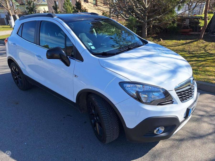 White Opel Mokka 2015 in Klaipeda, with an engine capacity of 1.60 L and mileage of 225 thousand km for 6750 €, photo 8 on AUTOMOTO.COM.LV