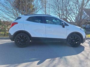 White Opel Mokka 2015 in Klaipeda, with an engine capacity of 1.60 L and mileage of 225 thousand km for 6750 €, photo 9 on AUTOMOTO.COM.LV