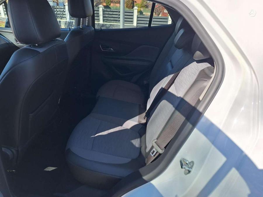 White Opel Mokka 2015 in Klaipeda, with an engine capacity of 1.60 L and mileage of 225 thousand km for 6750 €, photo 19 on AUTOMOTO.COM.LV