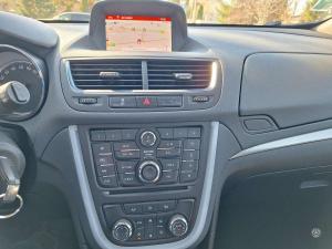 White Opel Mokka 2015 in Klaipeda, with an engine capacity of 1.60 L and mileage of 225 thousand km for 6750 €, photo 22 on AUTOMOTO.COM.LV