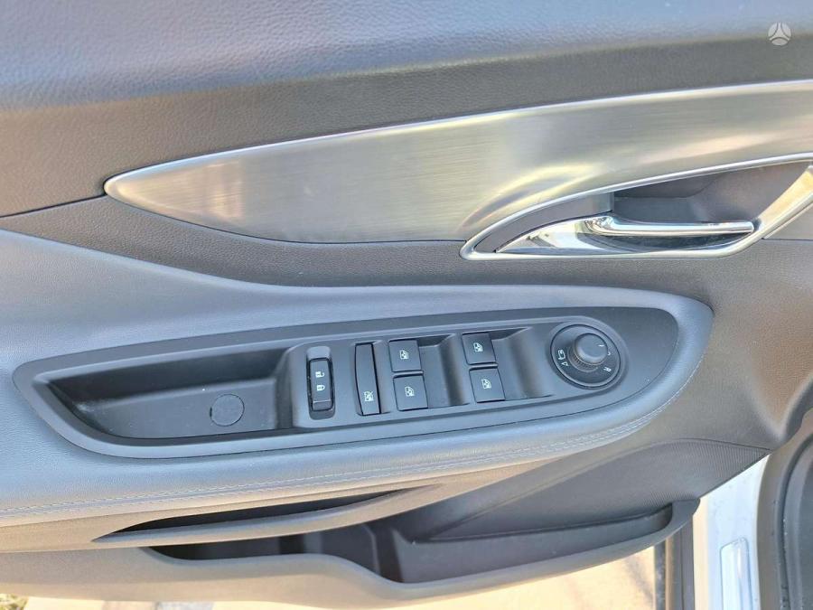 White Opel Mokka 2015 in Klaipeda, with an engine capacity of 1.60 L and mileage of 225 thousand km for 6750 €, photo 24 on AUTOMOTO.COM.LV