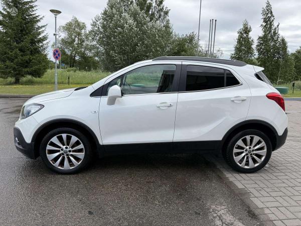 White Opel Mokka 2015 in Taurage, with an engine capacity of 1.60 L and mileage of 162 thousand km for 6500 €, photo 3 on AUTOMOTO.COM.LV