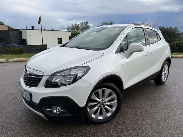 White Opel Mokka 2015 in Taurage, with an engine capacity of 1.60 L and mileage of 162 thousand km for 6500 €, photo 1 on AUTOMOTO.COM.LV