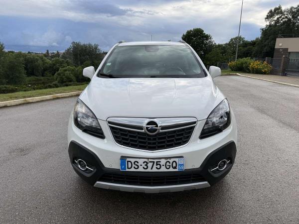 White Opel Mokka 2015 in Taurage, with an engine capacity of 1.60 L and mileage of 162 thousand km for 6500 €, photo 3 on AUTOMOTO.COM.LV