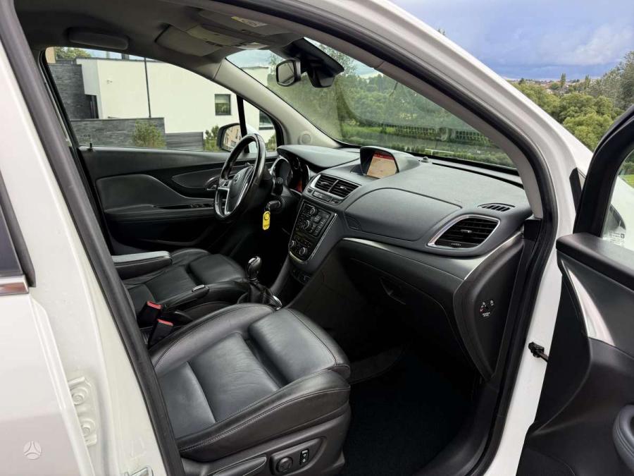 Balts Opel Mokka 2015 Tauragė, ar dzinēja tilpumu 1.60 L un nobraukumu 162 tūkst. km par 6500 €, foto 18 vietnē AUTOMOTO.COM.LV