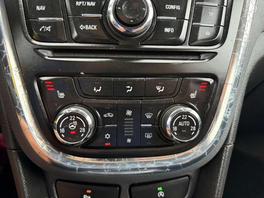 Balts Opel Mokka 2015 Tauragė, ar dzinēja tilpumu 1.60 L un nobraukumu 162 tūkst. km par 6500 €, foto 24 vietnē AUTOMOTO.COM.LV