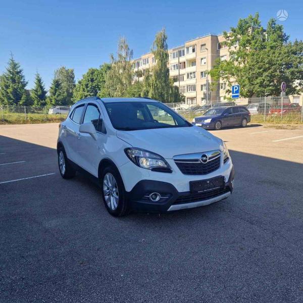 White Opel Mokka 2015 in Radviliskis, with an engine capacity of 1.60 L and mileage of 178 thousand km for 6999 €, photo 1 on AUTOMOTO.COM.LV