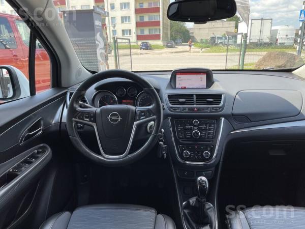 White Opel Mokka 2015 in Talsi, with an engine capacity of 1.70 L and mileage of 206 thousand km for 6990 €, photo 6 on AUTOMOTO.COM.LV