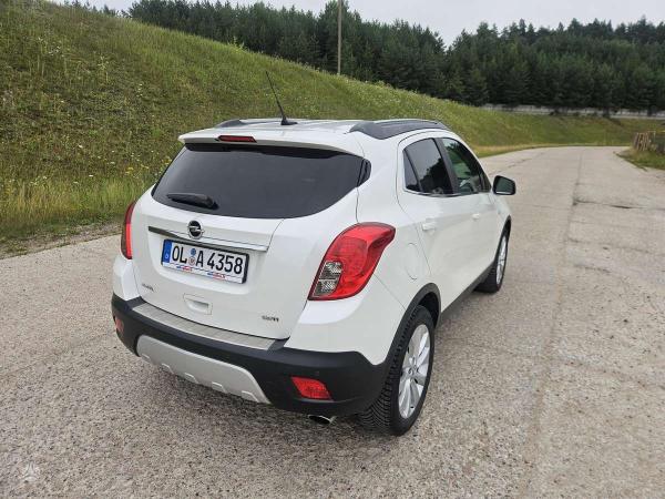 White Opel Mokka 2015 in Vilnius, with an engine capacity of 1.69 L and mileage of 217 thousand km for 7200 €, photo 3 on AUTOMOTO.COM.LV