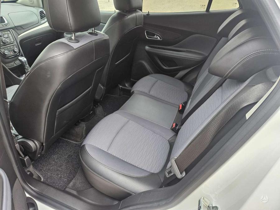 Balts Opel Mokka 2015 Viļņa, ar dzinēja tilpumu 1.69 L un nobraukumu 217 tūkst. km par 7200 €, foto 15 vietnē AUTOMOTO.COM.LV