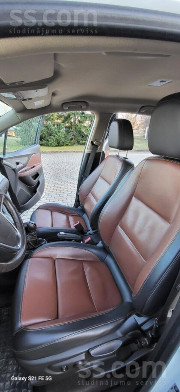 White Opel Mokka 2015 in Dobele, with an engine capacity of 1.60 L and mileage of 240 thousand km for 7700 €, photo 2 on AUTOMOTO.COM.LV