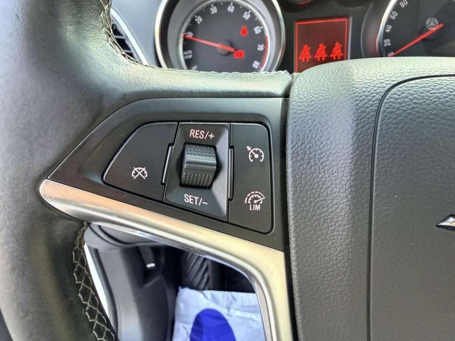 Balts Opel Mokka 2015 Tauragė, ar dzinēja tilpumu 1.36 L un nobraukumu 140 tūkst. km par 6699 €, foto 14 vietnē AUTOMOTO.COM.LV
