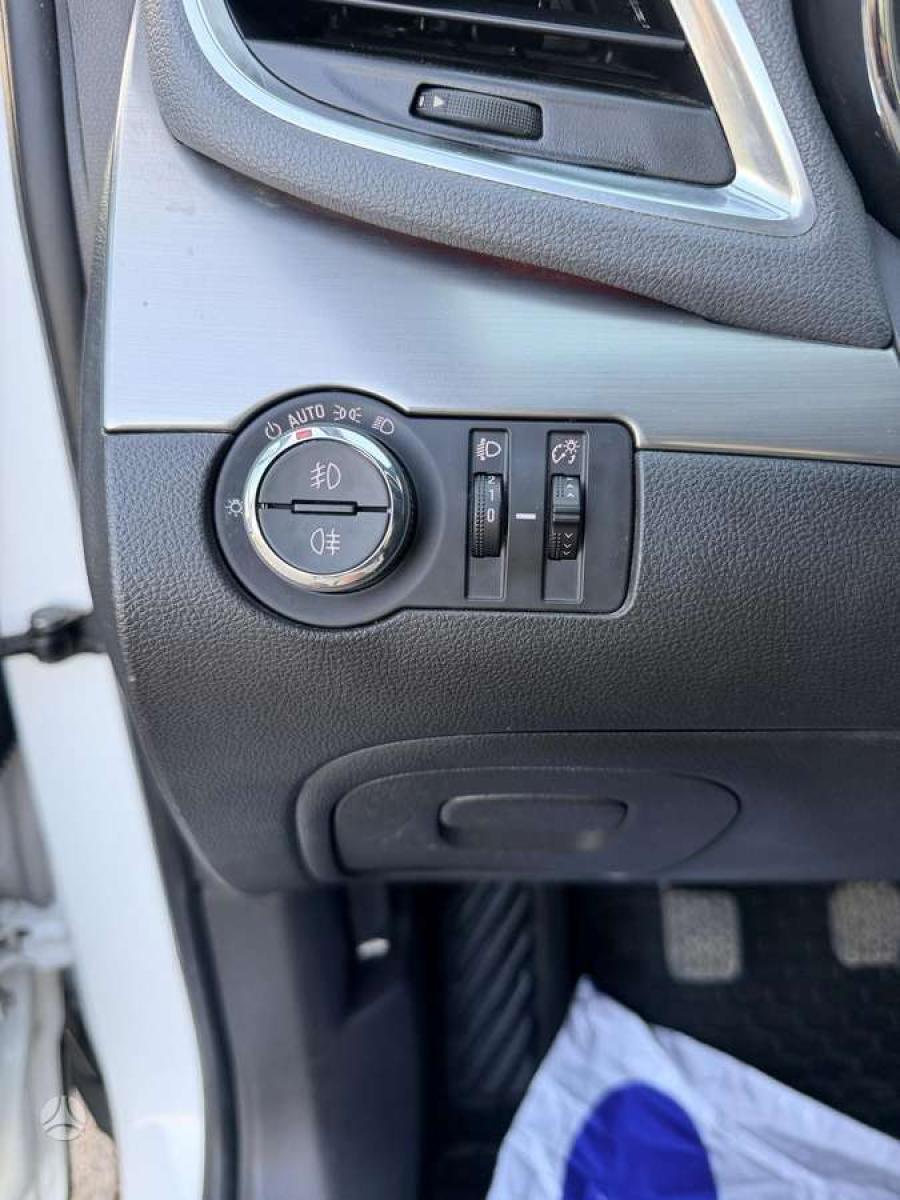 Balts Opel Mokka 2015 Tauragė, ar dzinēja tilpumu 1.36 L un nobraukumu 140 tūkst. km par 6699 €, foto 16 vietnē AUTOMOTO.COM.LV