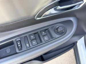 Balts Opel Mokka 2015 Tauragė, ar dzinēja tilpumu 1.36 L un nobraukumu 140 tūkst. km par 6699 €, foto 17 vietnē AUTOMOTO.COM.LV