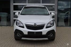 White Opel Mokka 2015 in Vilnius, with an engine capacity of 1.60 L and mileage of 206 thousand km for 8000 €, photo 4 on AUTOMOTO.COM.LV
