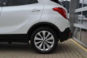 White Opel Mokka 2015 in Vilnius, with an engine capacity of 1.60 L and mileage of 206 thousand km for 8000 €, photo 8 on AUTOMOTO.COM.LV