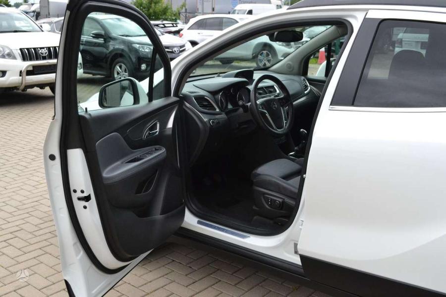 White Opel Mokka 2015 in Vilnius, with an engine capacity of 1.60 L and mileage of 206 thousand km for 8000 €, photo 11 on AUTOMOTO.COM.LV