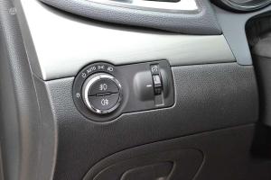 White Opel Mokka 2015 in Vilnius, with an engine capacity of 1.60 L and mileage of 206 thousand km for 8000 €, photo 13 on AUTOMOTO.COM.LV