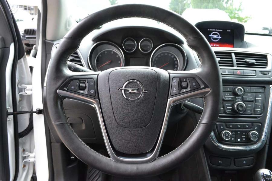 White Opel Mokka 2015 in Vilnius, with an engine capacity of 1.60 L and mileage of 206 thousand km for 8000 €, photo 19 on AUTOMOTO.COM.LV