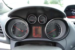 White Opel Mokka 2015 in Vilnius, with an engine capacity of 1.60 L and mileage of 206 thousand km for 8000 €, photo 20 on AUTOMOTO.COM.LV