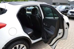 White Opel Mokka 2015 in Vilnius, with an engine capacity of 1.60 L and mileage of 206 thousand km for 8000 €, photo 29 on AUTOMOTO.COM.LV