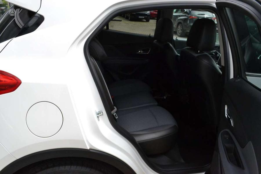 White Opel Mokka 2015 in Vilnius, with an engine capacity of 1.60 L and mileage of 206 thousand km for 8000 €, photo 30 on AUTOMOTO.COM.LV