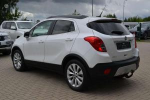 White Opel Mokka 2015 in Vilnius, with an engine capacity of 1.60 L and mileage of 206 thousand km for 8000 €, photo 34 on AUTOMOTO.COM.LV
