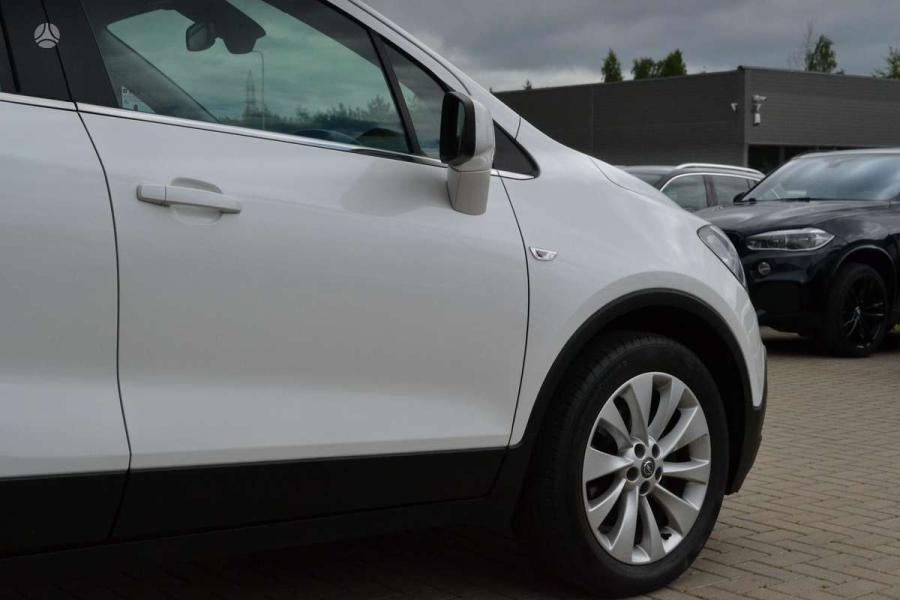 White Opel Mokka 2015 in Vilnius, with an engine capacity of 1.60 L and mileage of 206 thousand km for 8000 €, photo 37 on AUTOMOTO.COM.LV