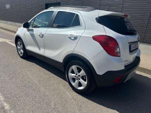 White Opel Mokka 2015 in Kaunas, with an engine capacity of 1.60 L and mileage of 191 thousand km for 7900 €, photo 5 on AUTOMOTO.COM.LV