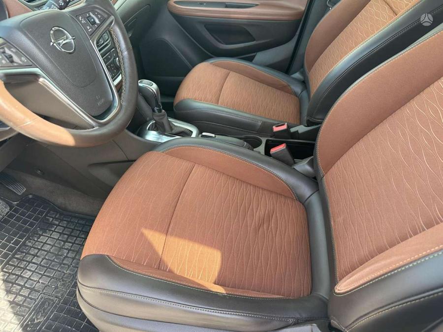White Opel Mokka 2015 in Kaunas, with an engine capacity of 1.60 L and mileage of 191 thousand km for 7900 €, photo 12 on AUTOMOTO.COM.LV