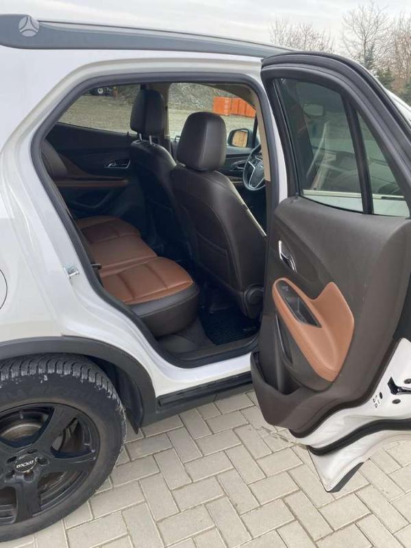 White Opel Mokka 2016 in Marijampole, with an engine capacity of 1.60 L and mileage of 271 thousand km for 6850 €, photo 11 on AUTOMOTO.COM.LV