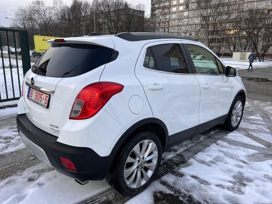 White Opel Mokka 2016 in Riga, with an engine capacity of 1.60 L and mileage of 228 thousand km for 7550 €, photo 4 on AUTOMOTO.COM.LV