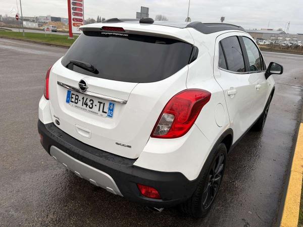 White Opel Mokka 2016 in Taurage, with an engine capacity of 1.60 L and mileage of 215 thousand km for 6900 €, photo 5 on AUTOMOTO.COM.LV