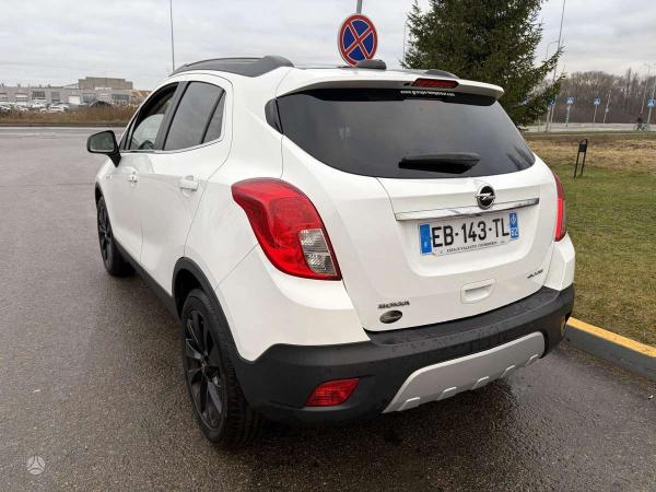 White Opel Mokka 2016 in Taurage, with an engine capacity of 1.60 L and mileage of 215 thousand km for 6900 €, photo 6 on AUTOMOTO.COM.LV