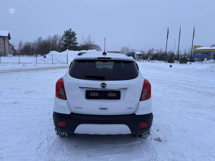 White Opel Mokka 2016 in Telschi, with an engine capacity of 1.69 L and mileage of 173 thousand km for 6500 €, photo 5 on AUTOMOTO.COM.LV