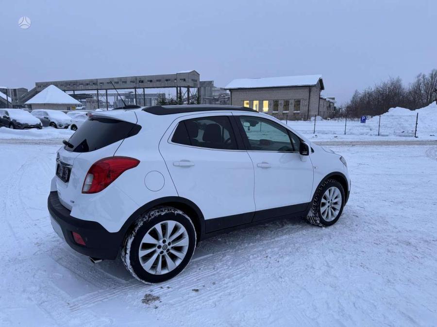 White Opel Mokka 2016 in Telschi, with an engine capacity of 1.69 L and mileage of 173 thousand km for 6500 €, photo 7 on AUTOMOTO.COM.LV