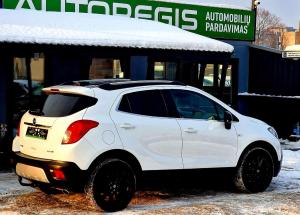 White Opel Mokka 2016 in Kretinga, with an engine capacity of 1.60 L and mileage of 178 thousand km for 7799 €, photo 6 on AUTOMOTO.COM.LV