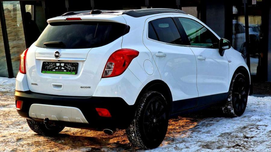 White Opel Mokka 2016 in Kretinga, with an engine capacity of 1.60 L and mileage of 178 thousand km for 7799 €, photo 8 on AUTOMOTO.COM.LV
