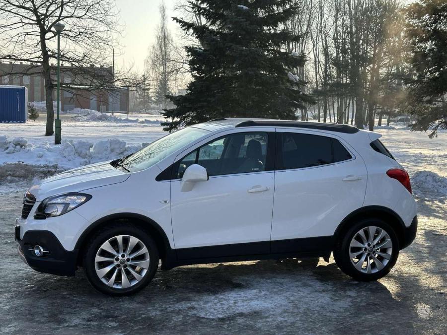 White Opel Mokka 2016 in Klaipeda, with an engine capacity of 1.60 L and mileage of 203 thousand km for 7500 €, photo 4 on AUTOMOTO.COM.LV