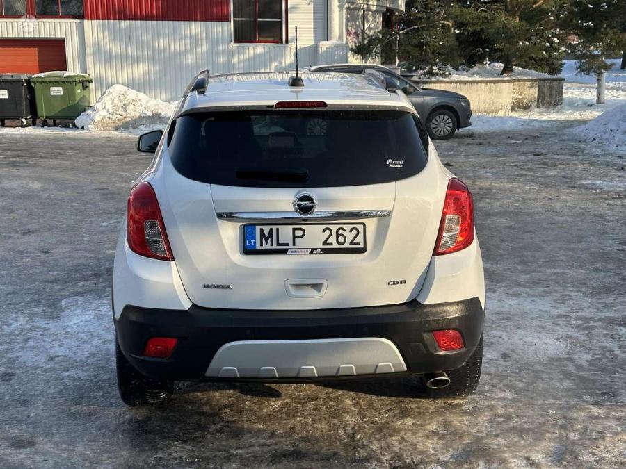 White Opel Mokka 2016 in Klaipeda, with an engine capacity of 1.60 L and mileage of 203 thousand km for 7500 €, photo 9 on AUTOMOTO.COM.LV