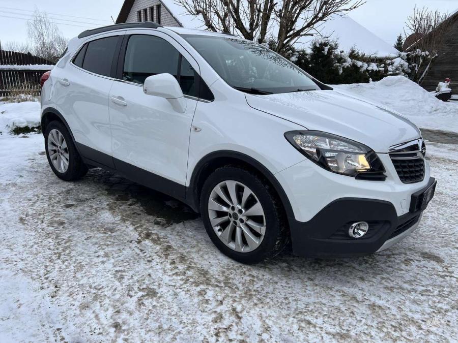 White Opel Mokka 2016 in Pasvalys, with an engine capacity of 1.36 L and mileage of 250 thousand km for 5300 €, photo 3 on AUTOMOTO.COM.LV
