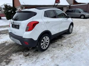 White Opel Mokka 2016 in Pasvalys, with an engine capacity of 1.36 L and mileage of 250 thousand km for 5300 €, photo 4 on AUTOMOTO.COM.LV