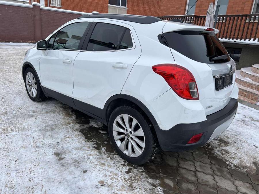 White Opel Mokka 2016 in Pasvalys, with an engine capacity of 1.36 L and mileage of 250 thousand km for 5300 €, photo 6 on AUTOMOTO.COM.LV