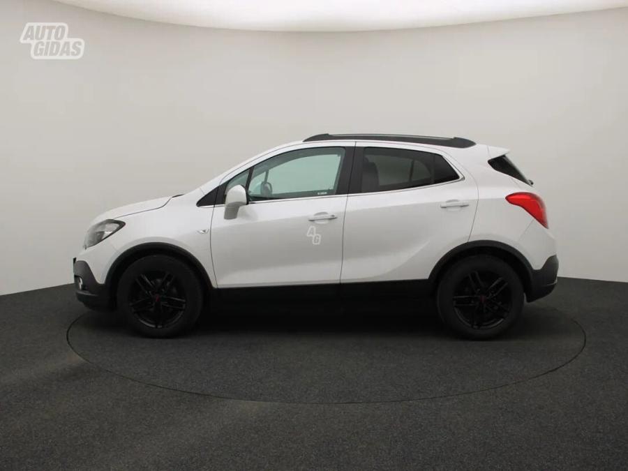 White Opel Mokka 2016 in Vilnius, with an engine capacity of 1.40 L and mileage of 88 thousand km for 10199 €, photo 7 on AUTOMOTO.COM.LV
